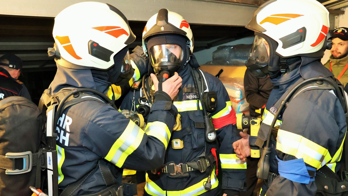 50 Atemschutztrupps der Feuerwehren zu Leistungsprüfungen für den ...